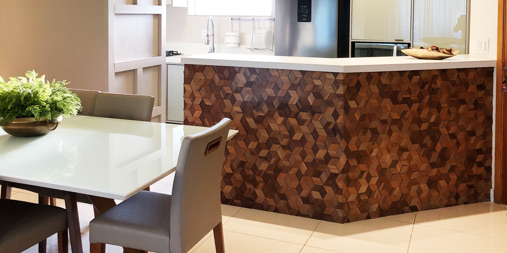 Madeira Esagonale transforma balcão em elemento de destaque - Blog Nina